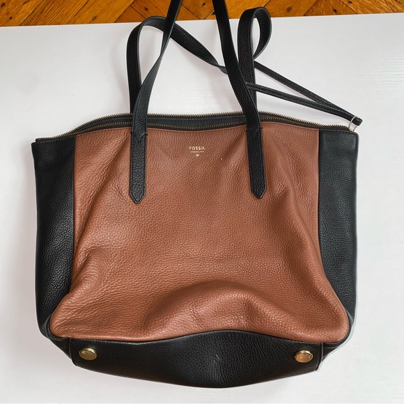 Fossil | Bags | Fossil Leather Tote Bag Black And Brown With Zip Top ...